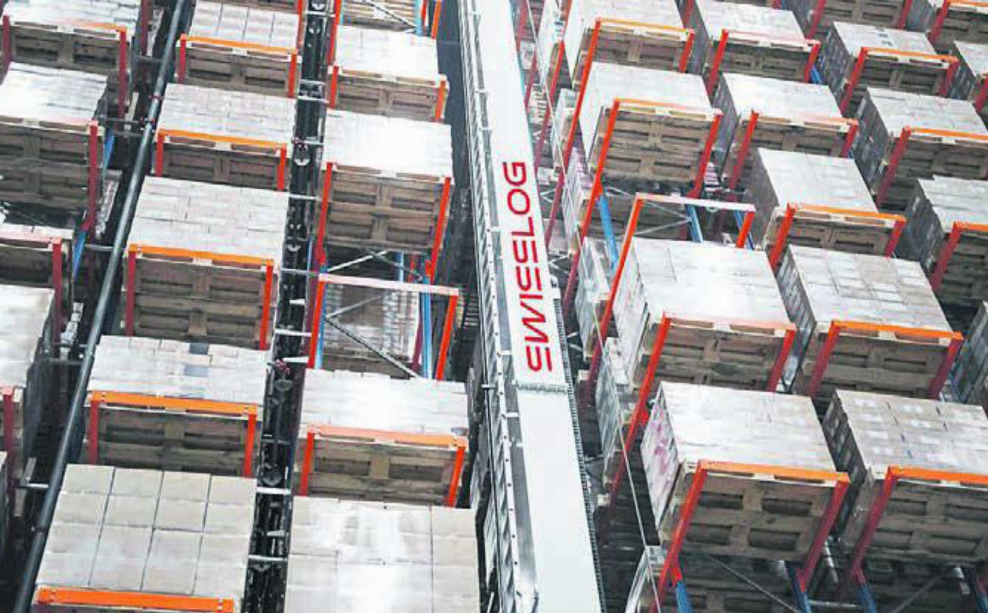 Kernstück des neuen Lagers ist ein neues automatisches Hochregallager ...